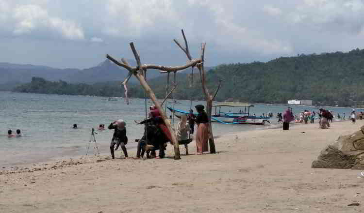 Antisipasi Klaster Libur Panjang, Pemkab Trenggalek Perketat Masuk Destinasi Wisata - SUARA ...