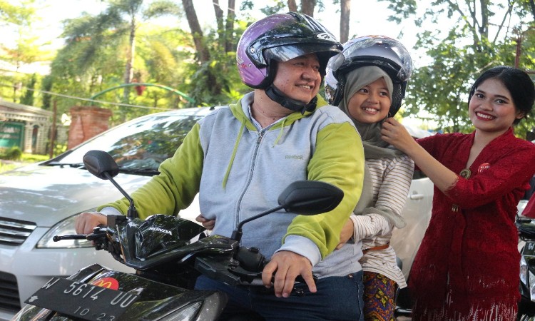 Bonceng Anak Naik Motor, Perhatikan 5 Hal Agar Aman Saat Berkendara - SUARA INDONESIA