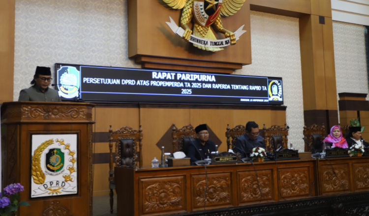 DPRD Banyuwangi Tetapkan 11 Raperda dalam Propemperda Tahun 2025 - Sumber : Suaraindonesia.co.id ...