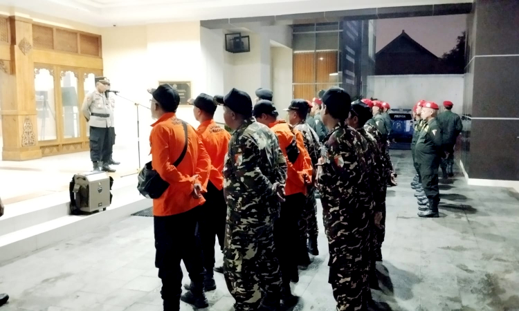 Wujud Toleransi, Ribuan Kader Ansor-Banser Jaga Ratusan Gereja Saat ...