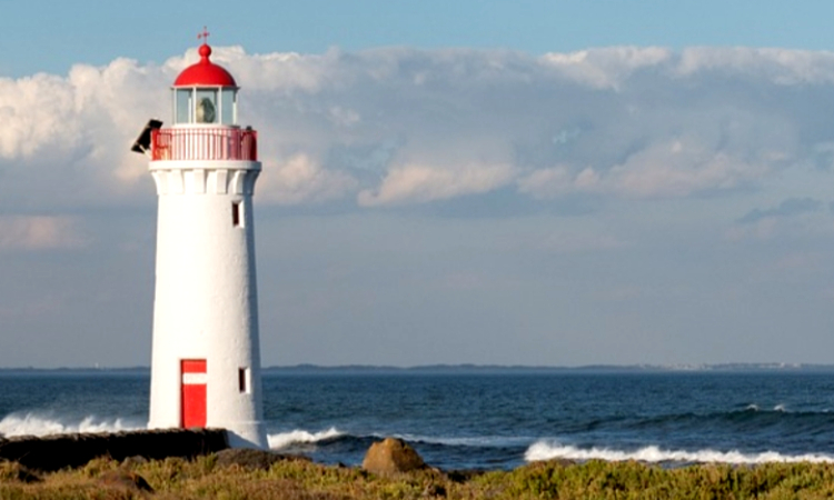 Mercusuar Bangkalan: Menikmati Keindahan Pantai dari Ketinggian - SUARA ...