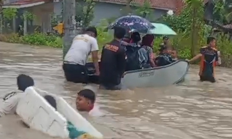 Dua Desa di Kecamatan Ulujami Pemalang Terendam Banjir - Sumber : Suaraindonesia.co.id ...