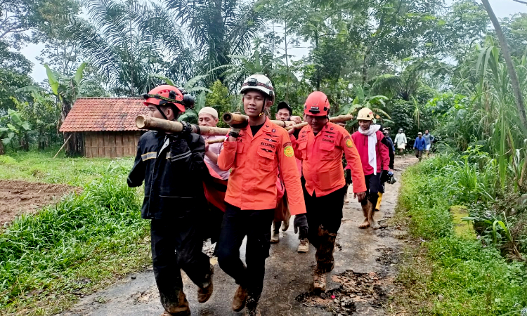Banjir Bandang dan Longsor di Pekalongan: 17 Orang Tewas, 13 Luka-Luka dan 9 Orang dalam ...