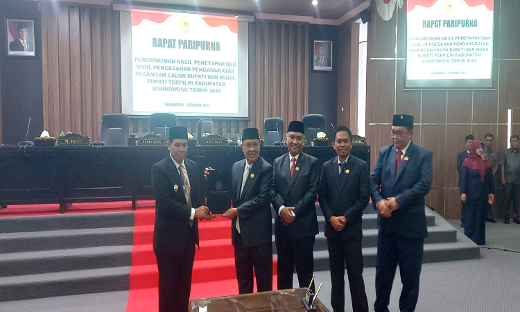 DPRD Bondowoso Umumkan Penetapan Bupati dan Wakil Bupati Terpilih Hasil Pilkada 2024 - SUARA ...