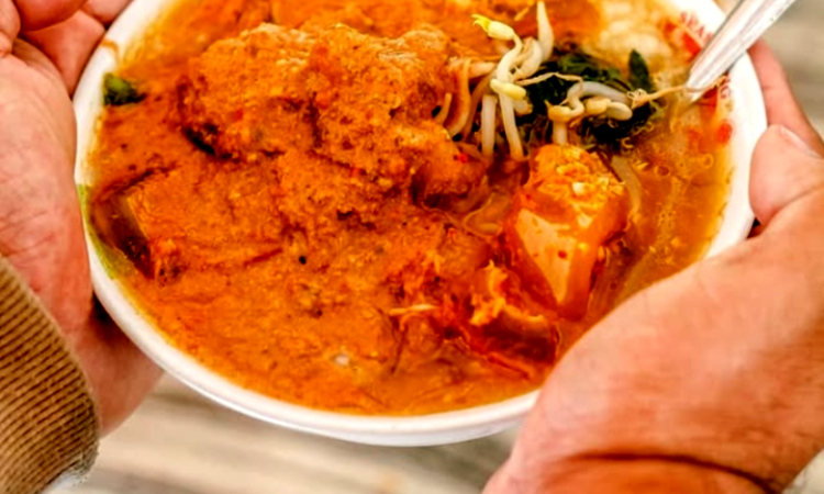 Menikmati Burbacek: Perpaduan Bubur, Rumbah dan Cecek Khas Indramayu ...