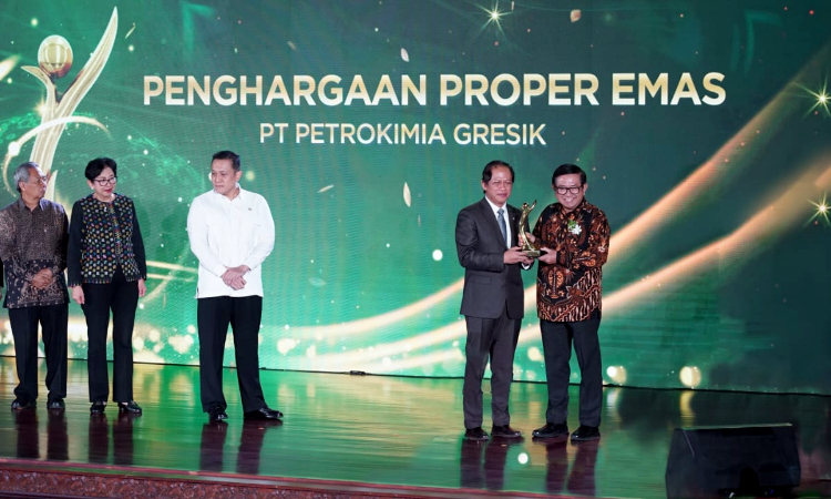 Pertahankan Proper Emas, Petrokimia Gresik Kembangkan Pertanian Ramah Lingkungan - SUARA INDONESIA