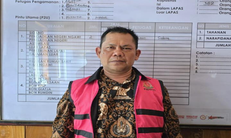Jadi Tersangka Korupsi, Anggota DPRD Ngawi Winarto Ditahan di Lapas ...