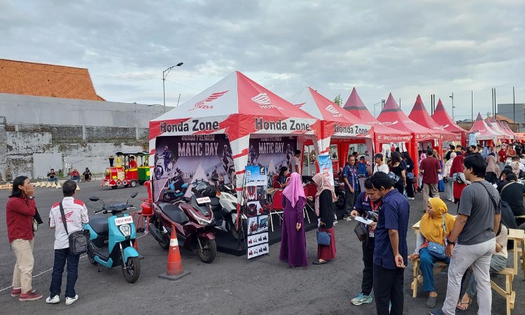MPM Honda Jatim Meriahkan Festival Rujak Uleg 2025, Sajikan Hiburan dan Edukasi di Booth Honda ...