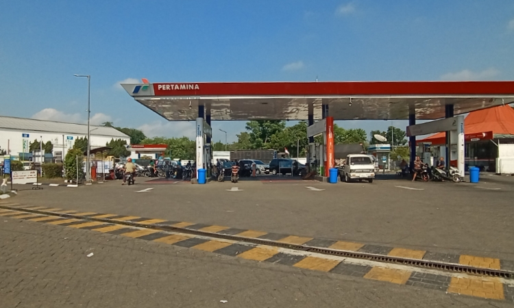 Jember Alami Kelangkaan BBM, Macet di Banyuwangi hingga Penutupan Jalur Gumitir Jadi Penyebab ...