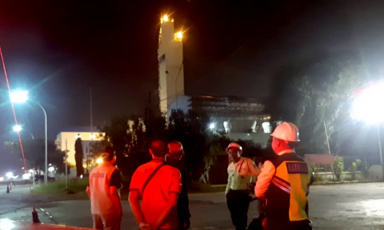 Gas Pabrik Linde di Gresik Bocor, Permukiman Warga Hujan Abu - SUARA ...