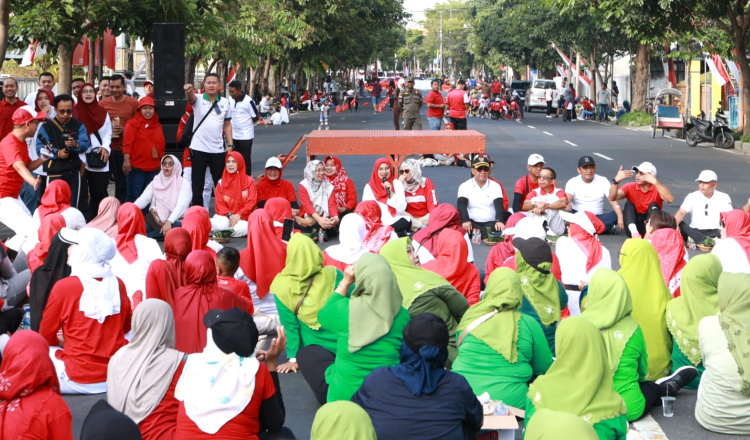 Ruang Dialog 'Curhat Bu Ipuk', Cara Bupati Banyuwangi Selesaikan ...